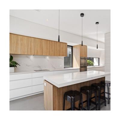 China Modern Luxury Kitchen Furniture Cabinet with Quartz Stone Countertop and Blum Hardware for sale