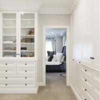 China Wooden Modern Style Glass Wardrobe Closet for Walk-in Closet Furniture Customization for sale
