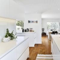 China YALIG's Luxury Lacquer Furniture Custom Modular Designs for Modern Kitchen Cabinets for sale