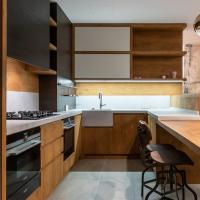 China Kitchen Cabinet Design Modular Solid Wood Mdf Veneer Lacquer Finish Walnut Wood Color for sale