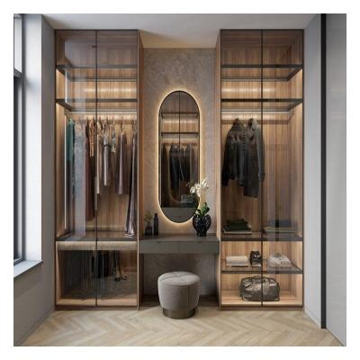 China Laundry-Friendly Modern Design Walk-in Wardrobe Closet for European Style Bedrooms for sale
