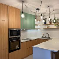 China Kitchen Cabinet Design Modular Solid Wood Mdf Veneer Lacquer Finish Walnut Wood Color for sale
