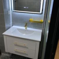 China PVC/Lacquer Door Finish Freestanding Bathroom Vanity Cabinet for Modern Apartments for sale