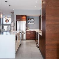China Customized Veneer Color Complete Sets Kitchen Cabinets for Market in Modern Design for sale