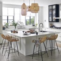 China Customized White Matte Kitchen Cabinets with Spice Basket and Quartz Stone Countertop for sale