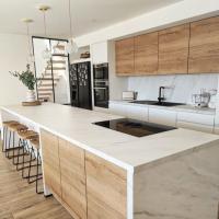 China Melamine Board Carcase Material YALIG Beige Design Fitted Lacquer Custom Cozinha Kitchen Remodeling for sale