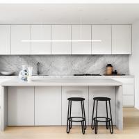 China Customized Melamine Finish Kitchen Cabinet Furniture in White Style for Modern Design for sale