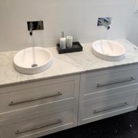 China European Solid Wood Lacquer Bathroom Vanity for Apartment Customized Light Luxury Look for sale