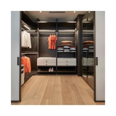 China Wooden Bedroom Closet Wardrobe Custom Modern Design for High End Professionals for sale