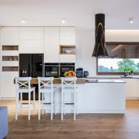 China Storage Mdf Lacquer Kitchen Cabinet with PVC Membrane Door Panel Surface Treatment for sale