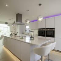 China YALIG Modern High Gloss Lacquer Kitchen Cabinet Customized for Kitchen Rack Shelf Storage for sale