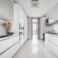 China YALIG Modern High Gloss Lacquer Kitchen Cabinet Customized for Kitchen Rack Shelf Storage for sale