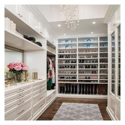 China European Solid Wood Walk In Closet Cabinets Customized for Home Bedroom Set Furniture for sale