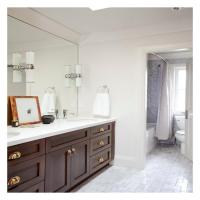 China Dark Walnut Waterproof Lacquer Bathroom Vanity in Traditional Design 38-46 in Width for sale