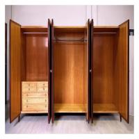 China Modern Home Bedroom Set Furniture Solid Wood Master Wardrobe Glossy Dark Wood Grain for sale