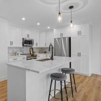 China Custom Shaker Door Modular Kitchen Cabinets Modern Furniture Design with Veneer Finish for sale