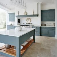China American Shaker Kitchen Cabinet Set Featuring MDF Carcass and Quartz Stone Countertop for sale