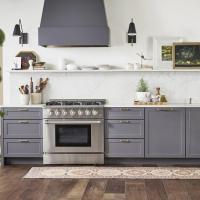 China American Shaker Kitchen Cabinet Set Featuring MDF Carcass and Quartz Stone Countertop for sale