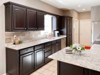 China American Shaker Kitchen Cabinet Set Featuring MDF Carcass and Quartz Stone Countertop for sale