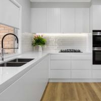 China Italian Kitchen Furniture Design Solid Wooden Kitchen Cabinets with Melamine Board for sale
