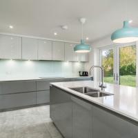 China Modern Quartz Stone Countertop Italian Furniture for Smart Folding Small Kitchen Cabinets for sale