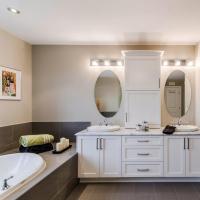 China Small Rectangle Wall Hanging Bathroom Vanity Sink with Bath Tub and Mirror Included for sale