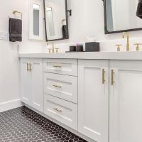 China Modern Freestanding White Oak Bathroom Vanity Cabinet with LED Mirror and Double Sink for sale