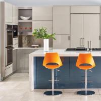 China Carcass Material E1 Particleboard Modern Kitchen Furniture Cupboard Set by YALIG for sale