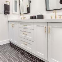 China 30-48 Inch MDF Cabinet Standing Vanity Chinese Bathroom Vanity with Sink and Mirror for sale