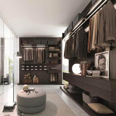 China Villa Wooden Walk-in Wardrobe with Moisture Resistance and Customizable Design for sale
