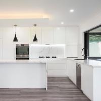 China Blum Hardware YALIG Custom Size Modular Fiberglass L Shape Ss Kitchen Cabinet Highly for sale