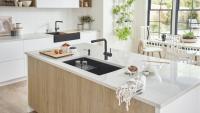 China Full Modern Kitchen Cabinets Set with Quartz Stone Countertop and Wood Pantry Storage for sale