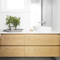 China Solid Wood Door YALIG Modular Wood Veneer Single Sink Bathroom Vanity in Modern Design for sale