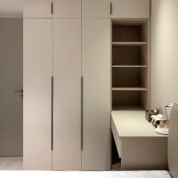 China Modern Style 3 Door Wardrobe with Mirror Dressing Table YALIG Custom Made Solid Wood for sale