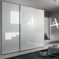 China YALIG Bedroom Furniture Wardrobe with Sliding Doors and Adjustable Height in Malaysia for sale