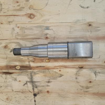 China 55mm Square Trailer Axle Spindle 2500-3500lbs Capacity for Caravan Stub Axle Applications for sale