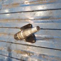 China 45×215mm Trailer Axle Spindles 2000lbs Capacity with Easy Lube Design and Mounting Plate for sale