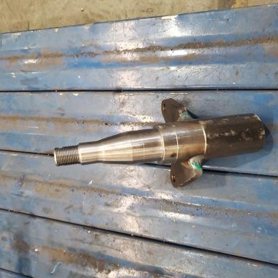 China 45×215mm Trailer Axle Spindles 2000lbs Capacity with Easy Lube Design and Mounting Plate for sale