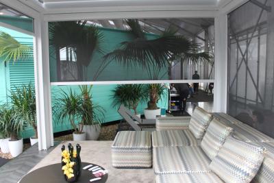 China Rainproof Heavy Duty Zip Track Blinds Customized Size Sun UV Protection for sale