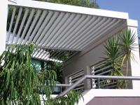 China Customized Color Louvered Pergola Outdoor Terrace Cover Anodic Oxidation for sale