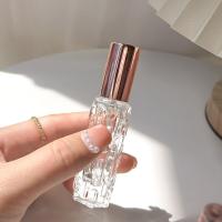 China Custom Cosmetic Empty Perfume Refillable Bottle 10ml 15ml Square Clear Glass Spray Pump for sale