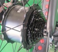 China 48V 750W 26 Inch Fat Tire Electric Mountain Bike with Carbon Fiber Frame 45km/h Max Speed for sale