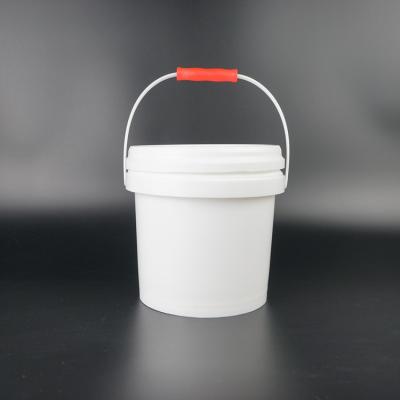 China 2L Food Grade Plastic Bucket With Lid And Handle for sale