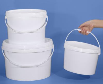 China Plastic Paint Bucket 5 Gallon Leakproof with Handle and Rust Resistant Coating for sale