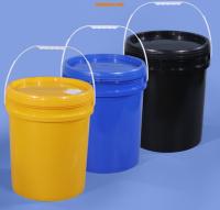China Lightweight Plastic Oil Bucket 20kg Eco Friendly with Lid Leakproof Round Container for sale