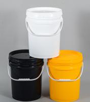 China Stackable 5 Gallon Plastic Pails 20L Capacity Food Grade with Snap On Lid for sale