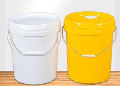 China Round 5 Gallon Plastic Buckets 20L UV Resistant Stackable Pails with Snap-On Lid for sale