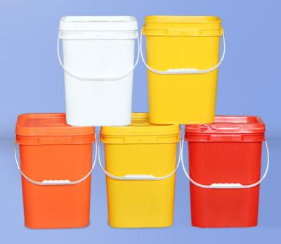 China Chemical Resistant White Square Plastic Bucket with Handle and Lid for sale