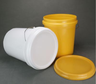 China Snap On Lid Stackable White 5 Gallon Plastic Buckets 11.5 Inch Diameter with Gasket for sale