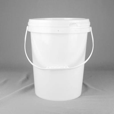 China White 4 Gallon Polypropylene Paint Bucket with Lid - 16L Capacity, 10.8